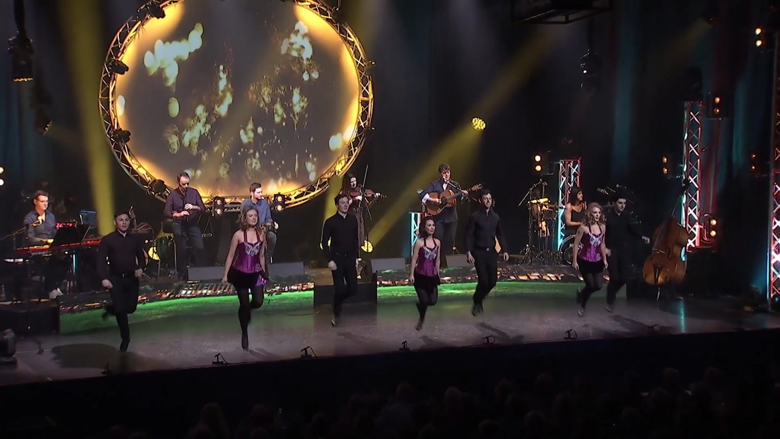 The Show – Trad on the Prom